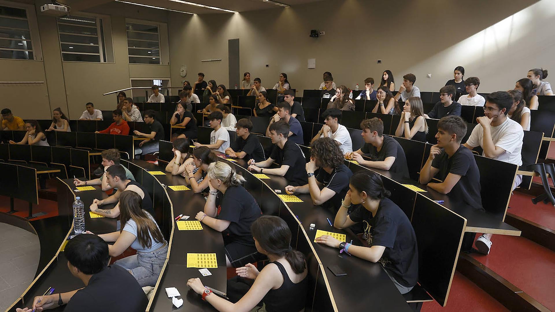 Selectividad 2023 en Euskadi: los cayetanos se cuelan en el examen de Lengua | El Correo